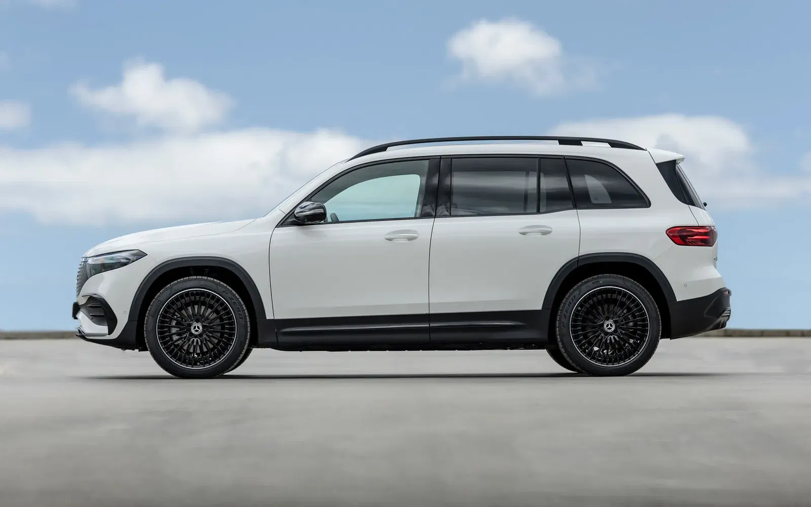 Mercedes-Benz EQA and EQB Night Editions Announced - CarSauce